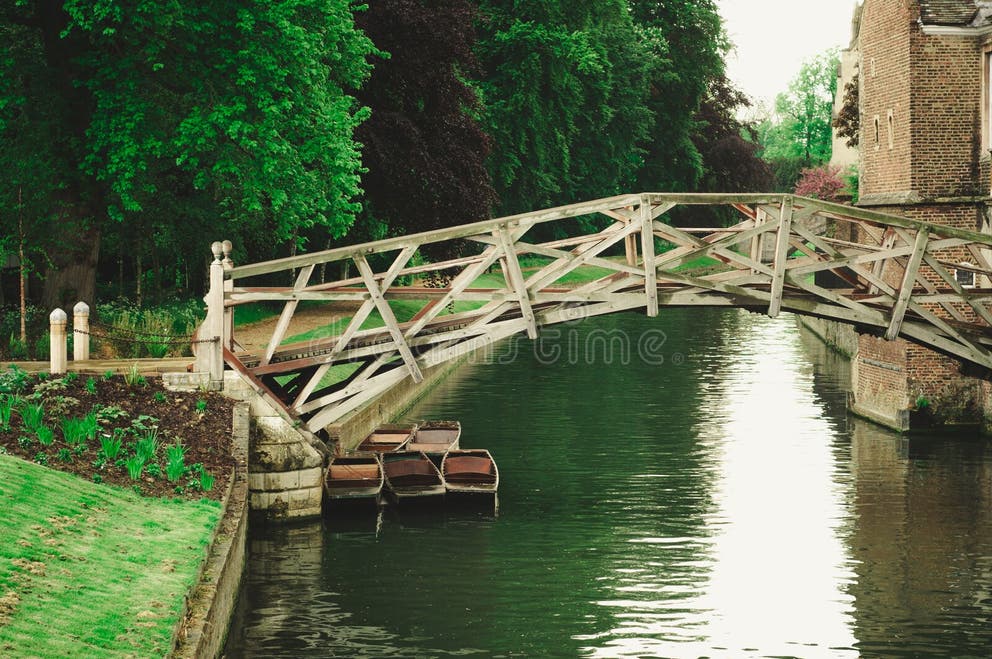 Mathematical Bridge, Cambridge, UK Stock Photo - Image of punts ...