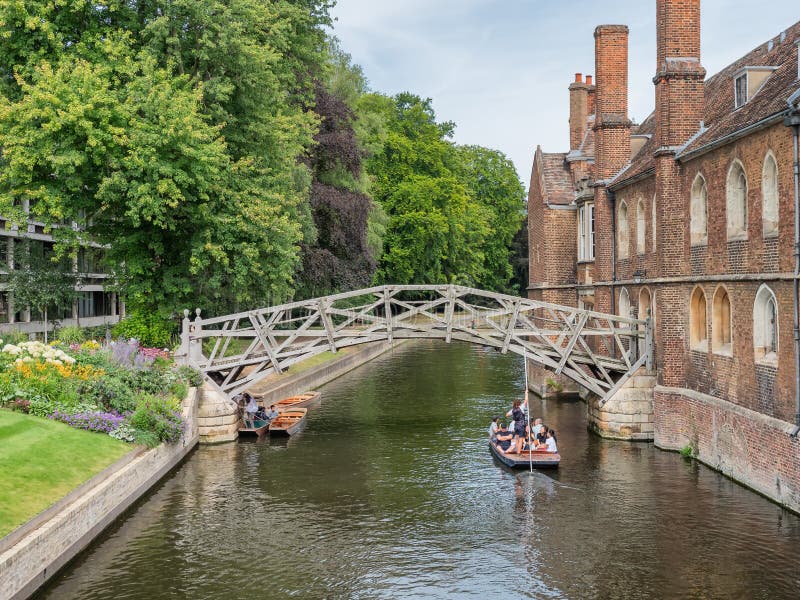 The Mathematical Bridge Over River Cam in Cambridge, England Editorial ...
