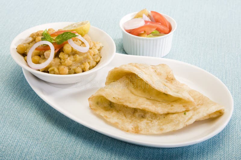 Matra Chaat with Aloo Kulcha Stock Photo - Image of channa, bean: 36880350
