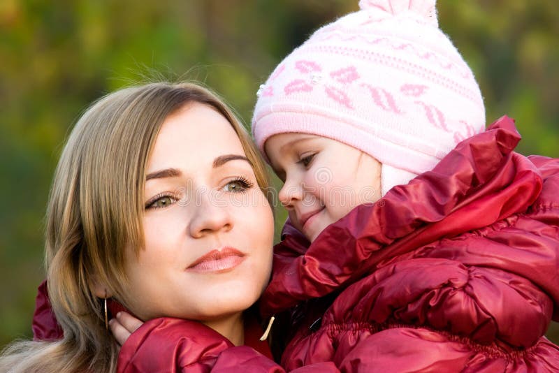 Matriz E Retrato Pequeno Da Filha Foto de Stock - Imagem de bonito ...