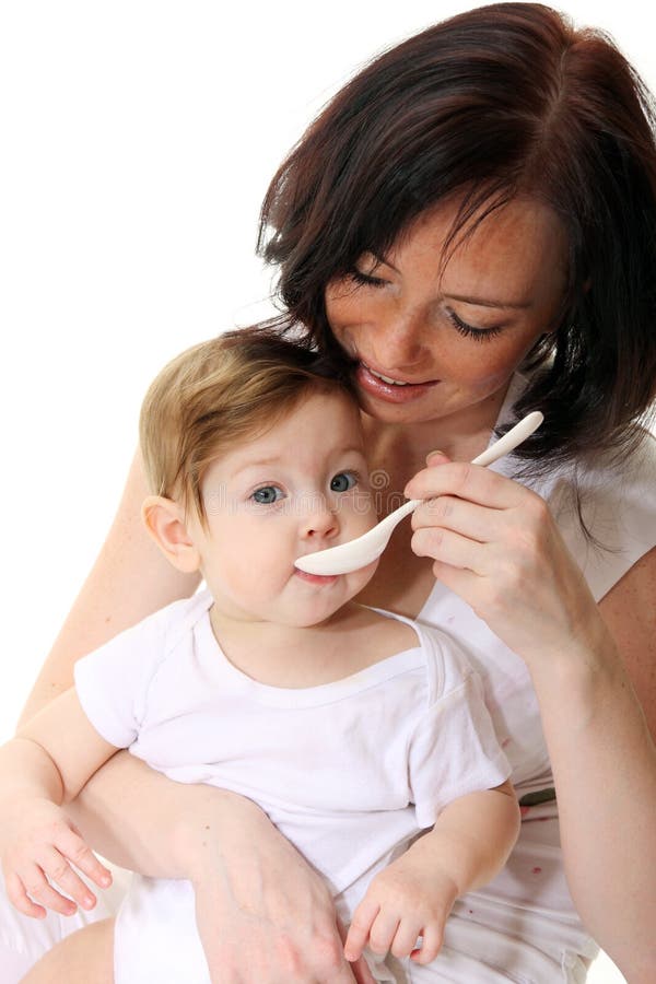 Bebê Com Fome Robin Bird Com a Boca Aberta Em Um Ninho Foto de Stock ...