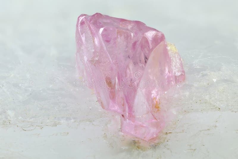 Matriz Ruby in calcite foto de stock. Imagem de pedra - 171201554