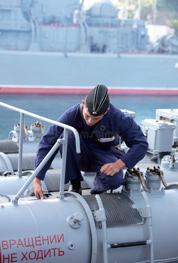 Matrose auf der Fregatte redaktionelles bild. Bild von sonnig - 52668645