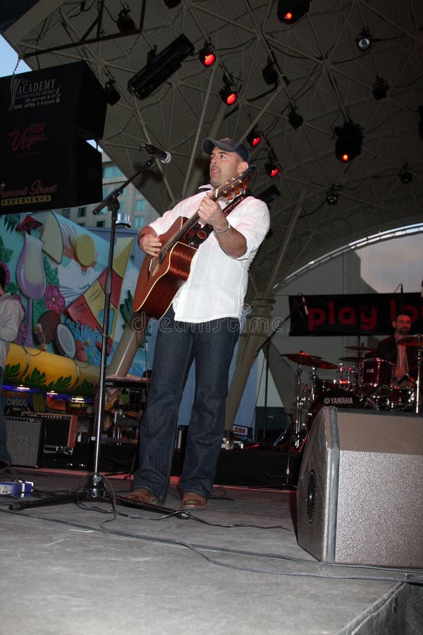 Matt Stillwell editorial stock photo. Image of fremont - 38017903