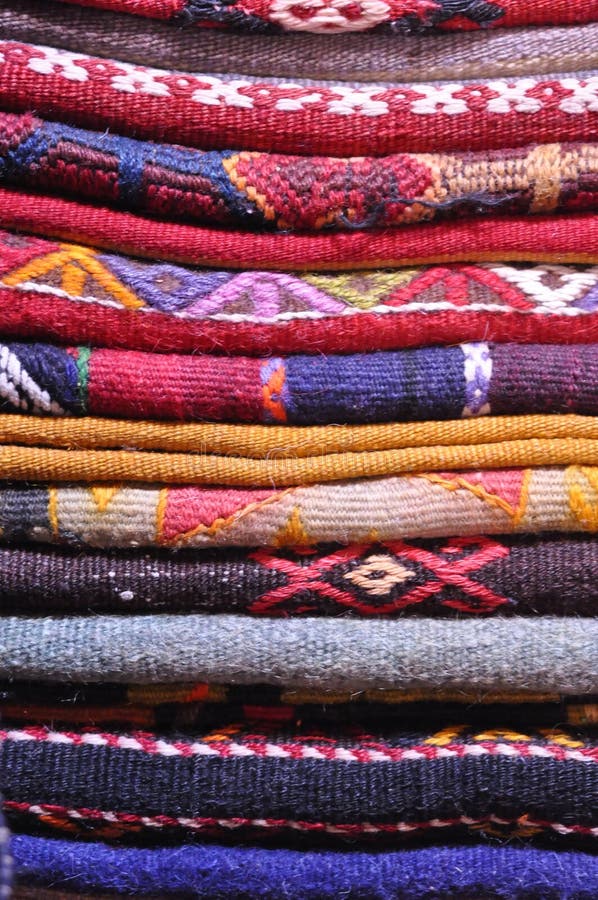 Mattor vek till salu arkivfoto. Bild av lämpligtvis, matta - 52438122