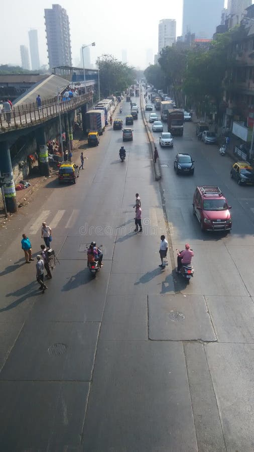 Matunga Railway Station Road Editorial Image - Image of station, road ...