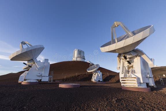 Mauna Kea Smithsonian Submillimeter Array, Isla Grande, Hawaii Imagen ...