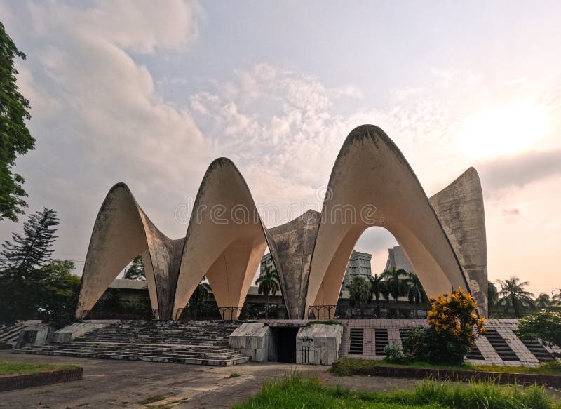 Mausoleum of Three Leaders or Tin Netar Mazar at Shahbag Dhaka ...