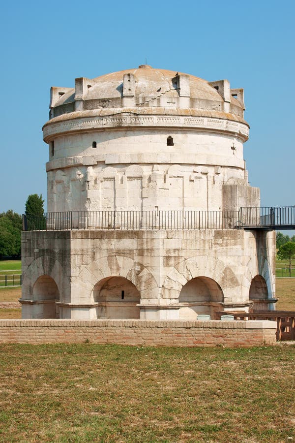 Mausoleum Von Theodoric in Ravenna Stockbild - Bild von italien ...
