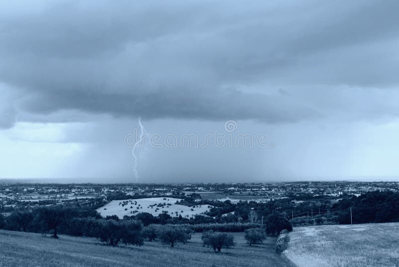 Mauvais temps image stock. Image du crainte, été, effrayant - 15914157