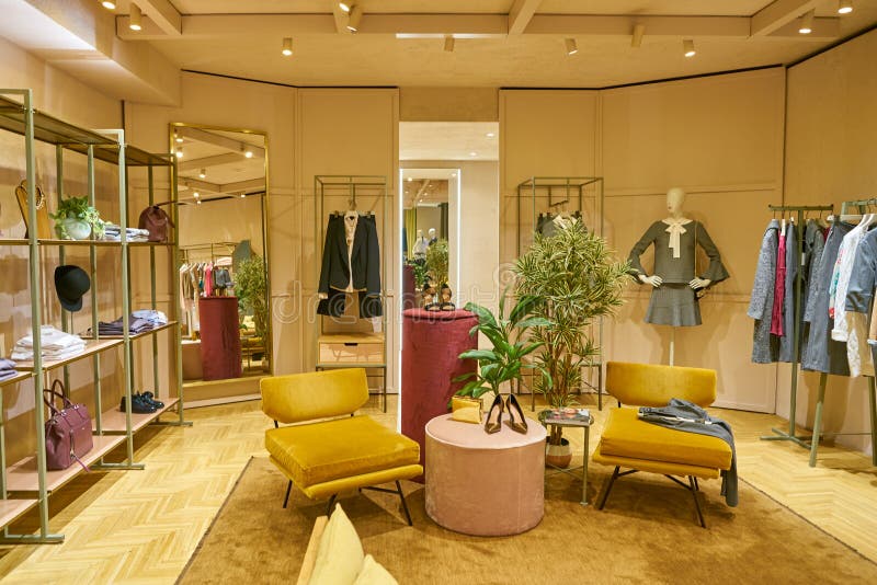 MAX & Co editorial photography. Image of inside - 134637347