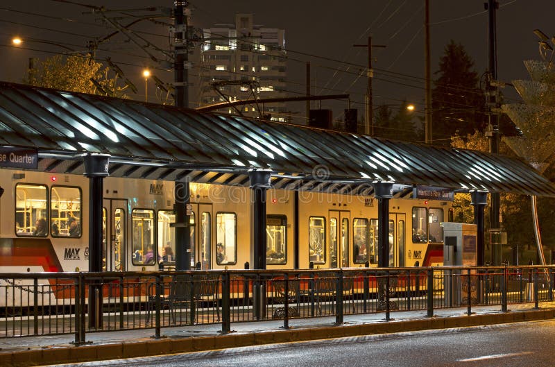 Max Train in Station Portland, Oregon Editorial Image - Image of white ...