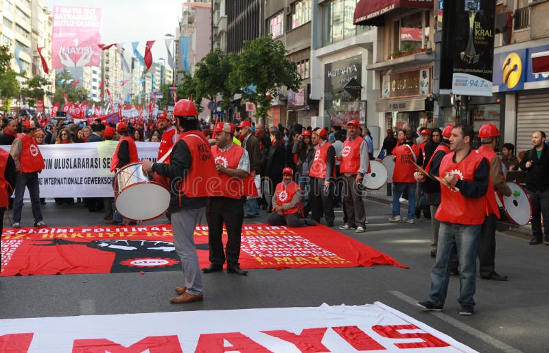 May 1 in istanbul editorial stock image. Image of woman - 24573259