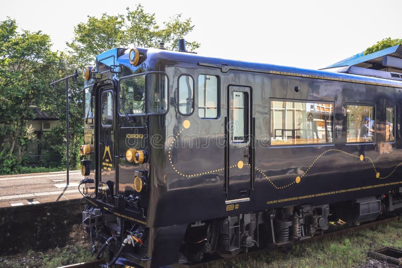 May 15 2024 Sightseeing Train, Luxurious Experience To Passengers with ...