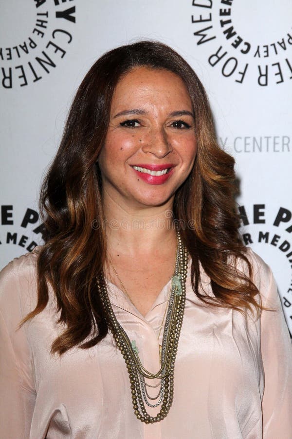 Maya Rudolph editorial photography. Image of presents - 25254862