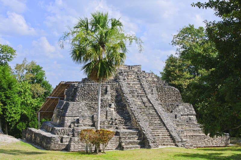 Maya-Tempel, Mexiko stockbild. Bild von grenzstein, architektonisch ...
