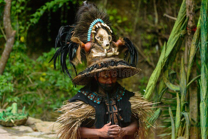 Mayan mensen in Mexico redactionele fotografie. Image of hoed - 105806627