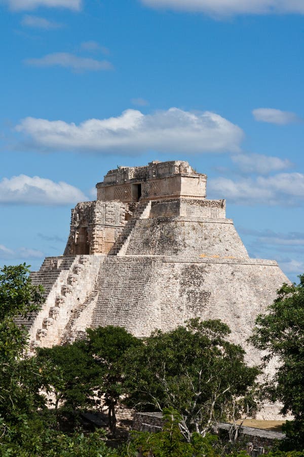 Mayan Piramide. Uxmal, Mexic Stock Foto - Image of antiquiteiten ...