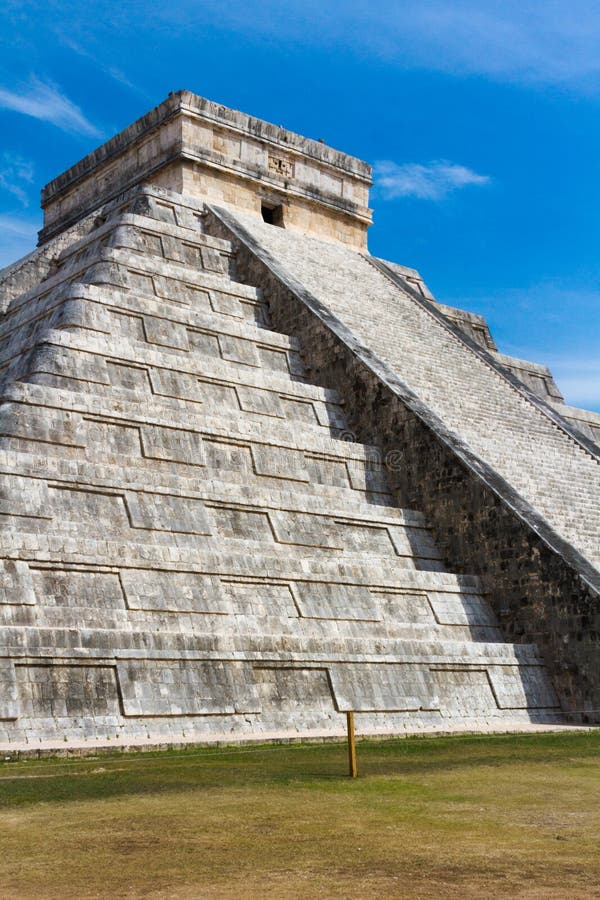 Mayan pyramid stock image. Image of vacation, tinum - 290347007