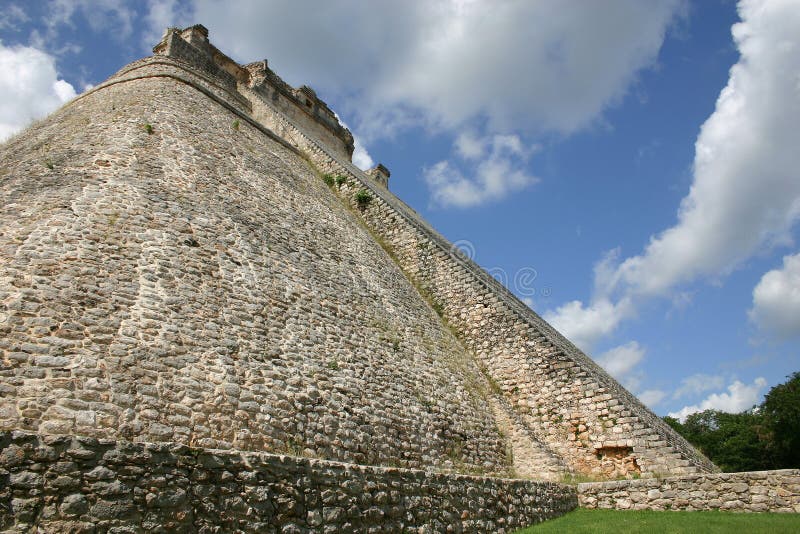 Mayan Pyramid at Uxmal, Mexico Stock Image - Image of tall, building ...