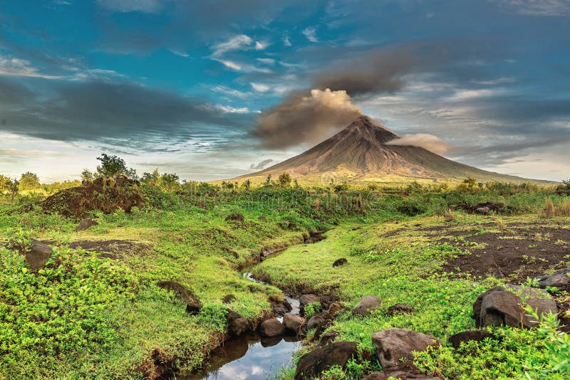 Mayon Volcano Wallpaper