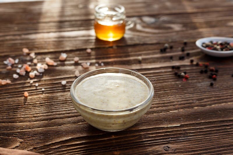 Mayonesa natural casera imagen de archivo. Imagen de gordo - 167687695