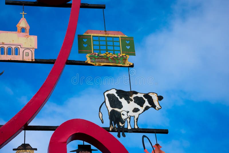 Maypole em Frutillar Bajo foto de stock editorial. Imagem de lago ...