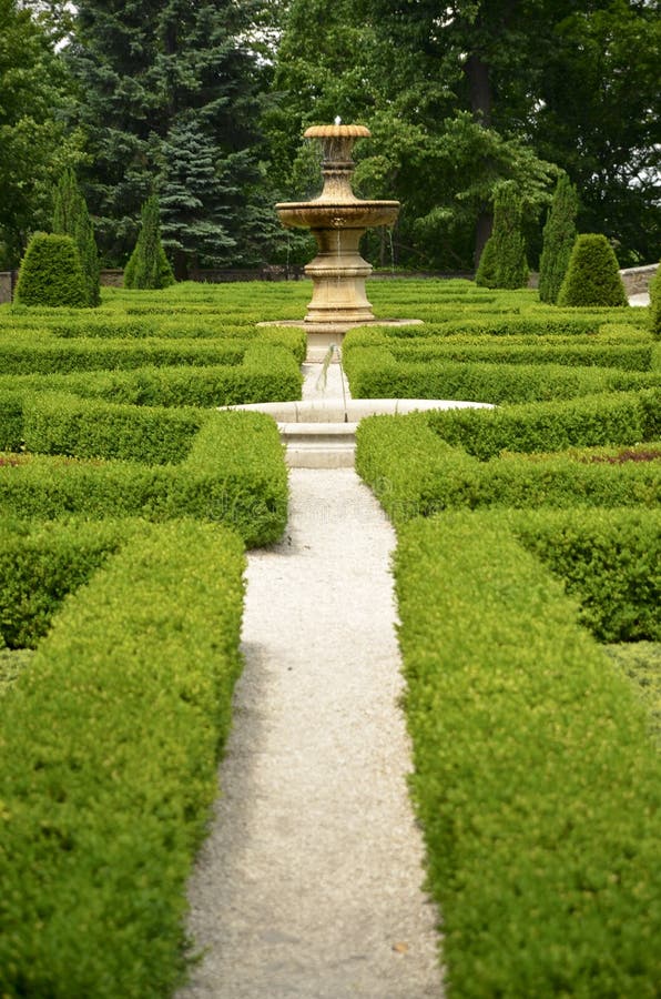 A Maze in the Castle Garden Stock Photo - Image of european, maze: 43688974