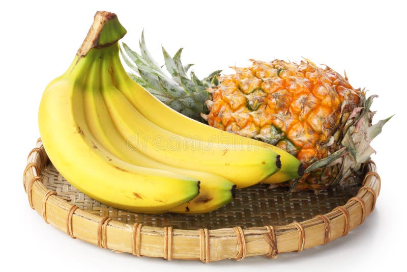 Mazzo Della Banana Con L'ananas Immagine Stock - Immagine di grezzo ...