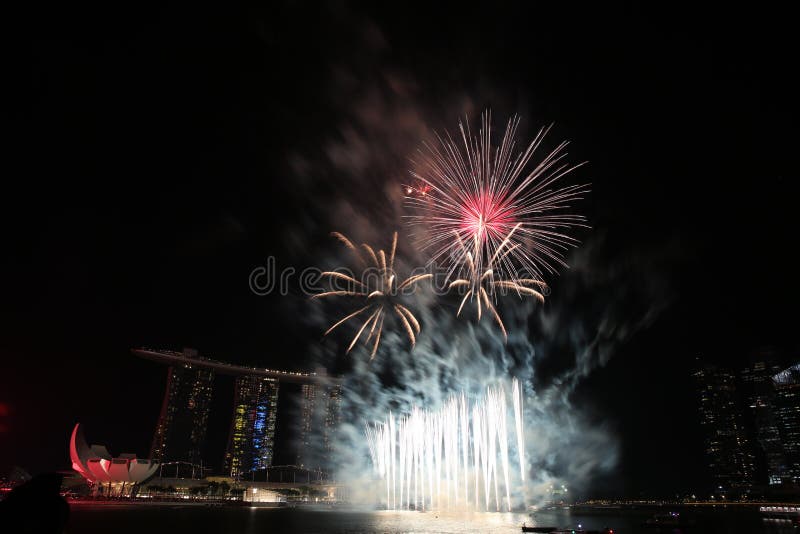 MBS De Los Fuegos Artificiales De NDP 2017 Foto de archivo - Imagen de ...