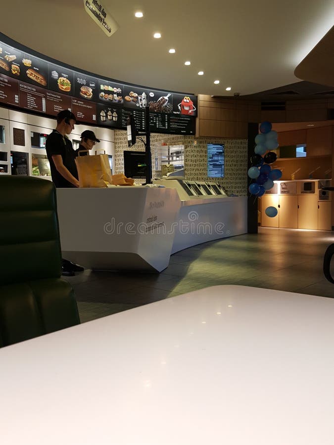 Mc do editorial image. Image of mcdo, wahou, mcdonald - 100924620