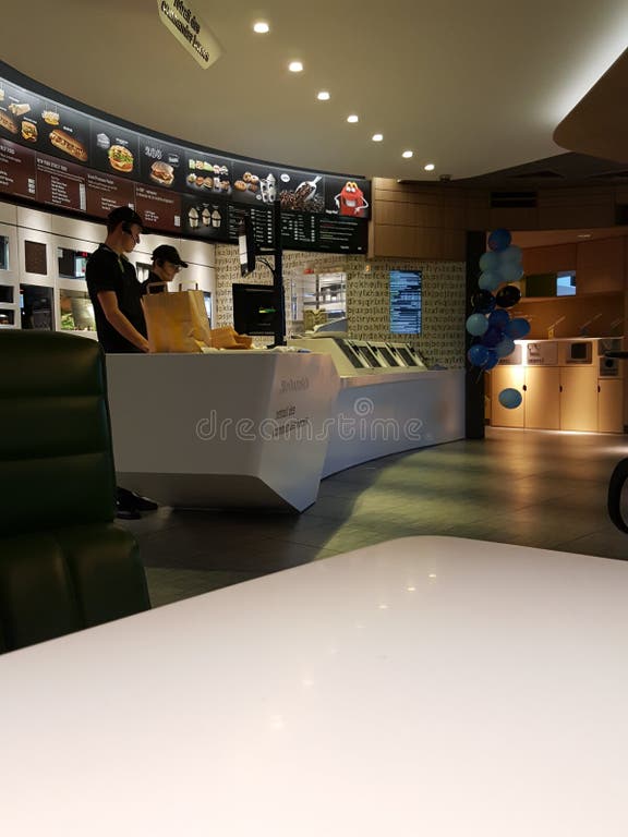 Mc do editorial image. Image of mcdo, wahou, mcdonald - 100924620