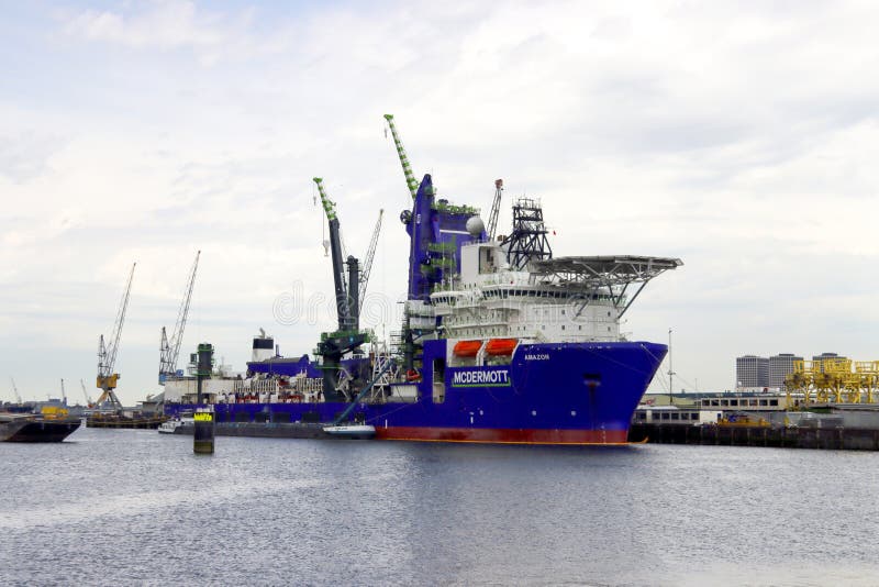 McDermottâ€™s Pipelay and Construction Vessel Amazon Editorial ...