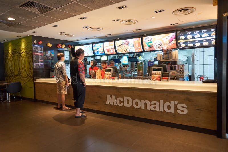 McDonald's foto de stock editorial. Imagem de mesa, alimento - 104822078