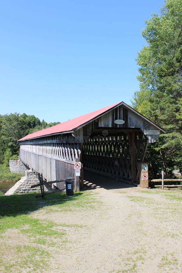 McVetty-McKenzie Covered Bridge Editorial Image - Image of bridge ...