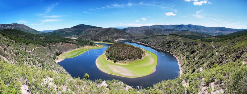 Meandro Do Rio De Alagon, Extremadura Imagem de Stock - Imagem de ...