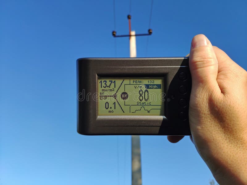 Measuring the Electric Field Strength from a Power Line. Measuring ...