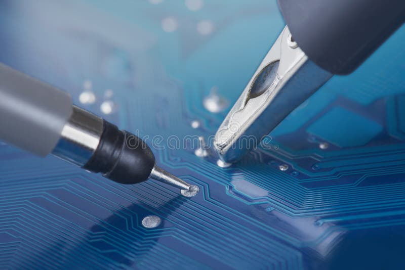 Measuring Electronic Signal Using Oscilloscope on the PCB. Electronics ...