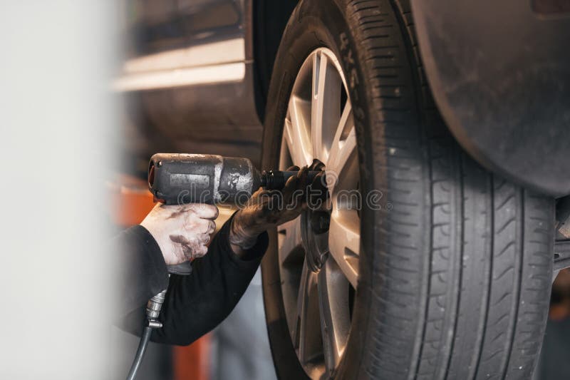 Mechanic Changing Car Wheel Tools His Workshop Stock Photos - Free ...