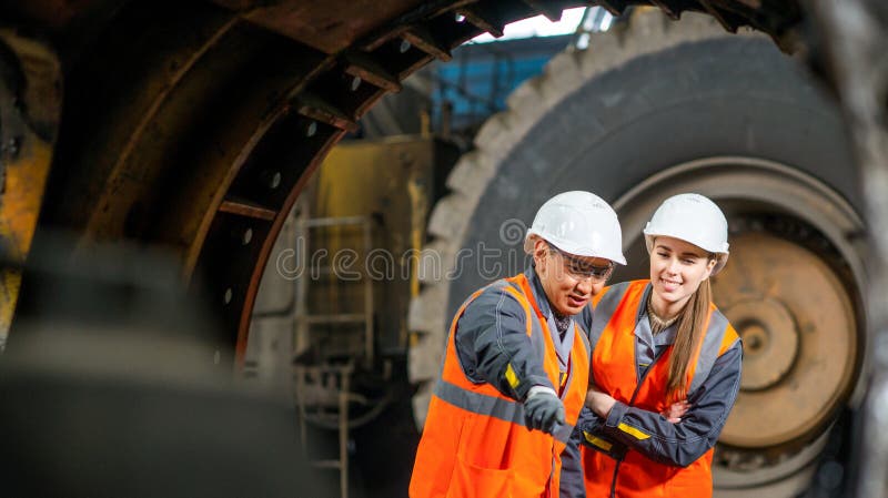 Mechanic in the garage stock image. Image of machine - 93015561