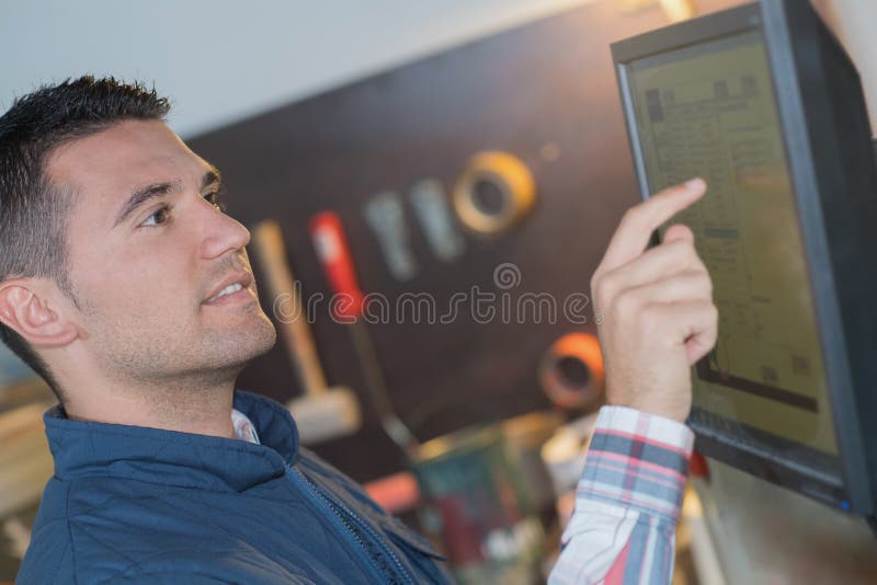 Mechanic Using Conputer Screen Stock Image - Image of auto, repair ...