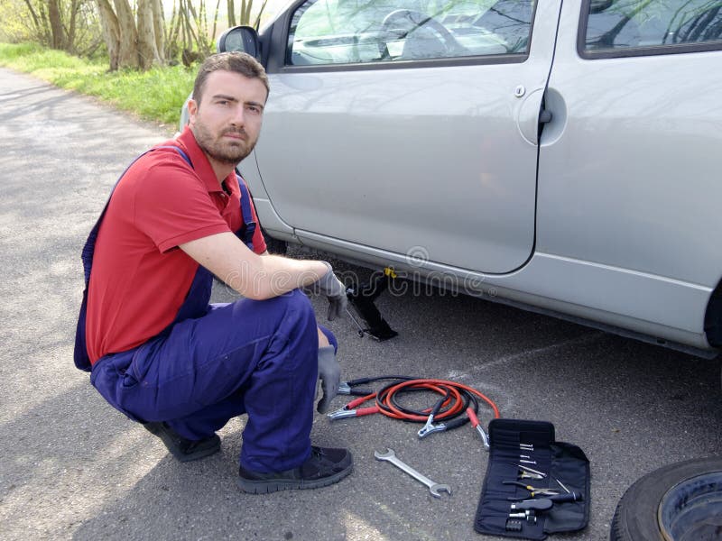 Mechanic vehicle breakdown stock photo. Image of mechanical - 71069658