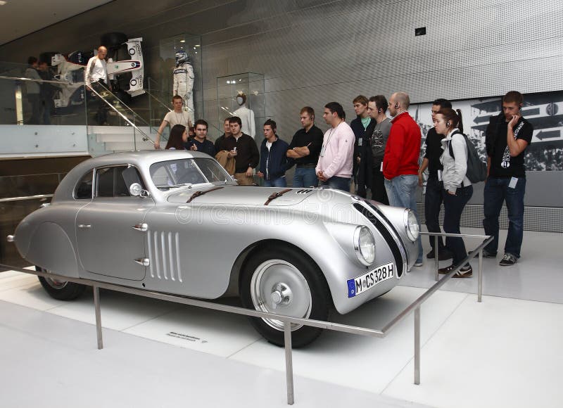 Mechanical Engineering Students Editorial Photo - Image of munich ...