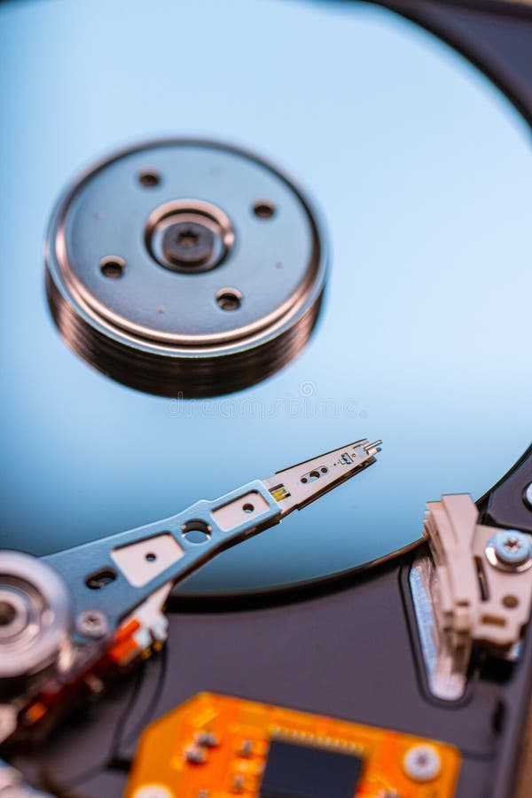 Mechanics Inside a Hard Disk Drive with Platter and Read Write Head ...