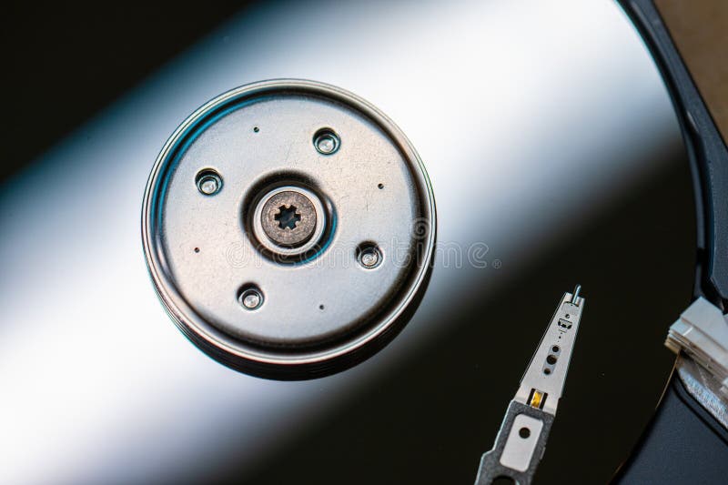 Mechanics Inside a Hard Disk Drive with Platter and Read Write Head ...