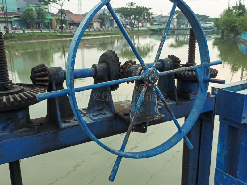 Mechanics of the Sluice Gates Stock Image - Image of power, control ...
