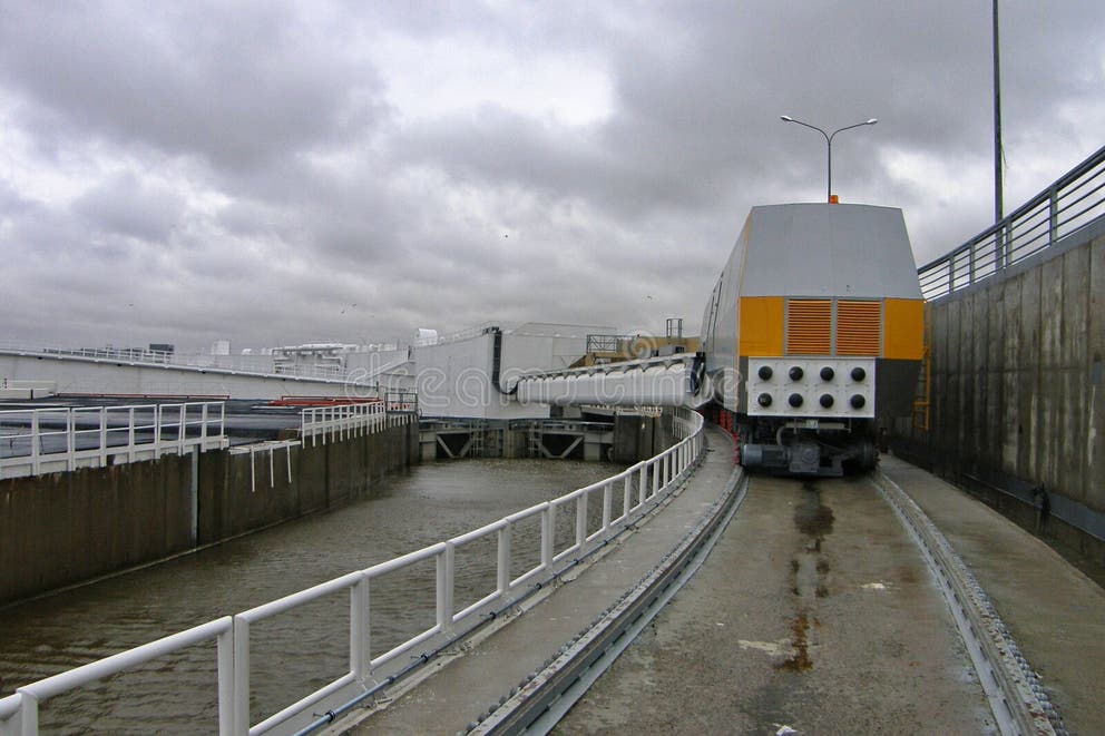 Mechanisms of a Complex of Protective Structures during a Flood. Flood ...