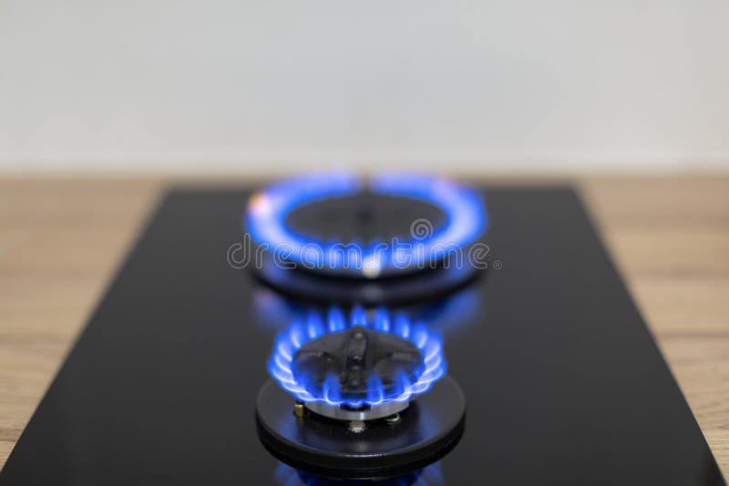 Mechero De Gas En La Cocina Foto de archivo - Imagen de butano, fondo ...