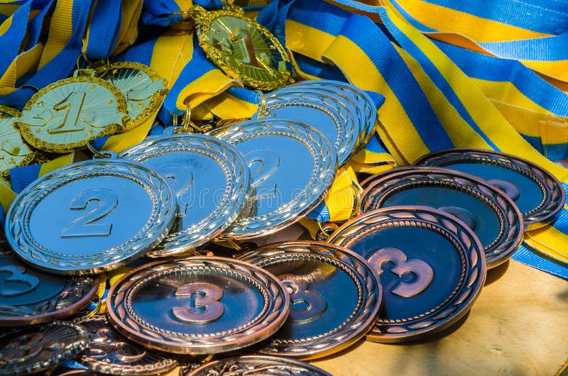 Medallas Del Oro, De Plata Y De Bronce Foto de archivo - Imagen de ... Medallas Del Oro, De Plata Y De Bronce Foto de archivo - Imagen de ...
