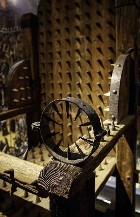 Medeltida Instrument Av Tortyr Arkivfoto - Bild av slott, historia ...